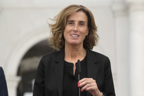 17 millones de pesos sin dar clases: Revelan millonario sueldo de ...